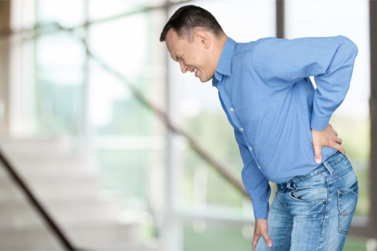 Lumbar sprain: How to manage a back strain? | Lombafit
