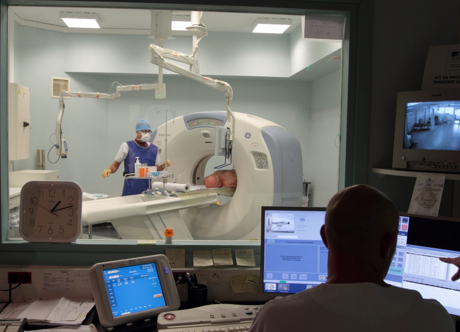 Infiltration lombaire sous scanner : Procédure et risques | Lombafit